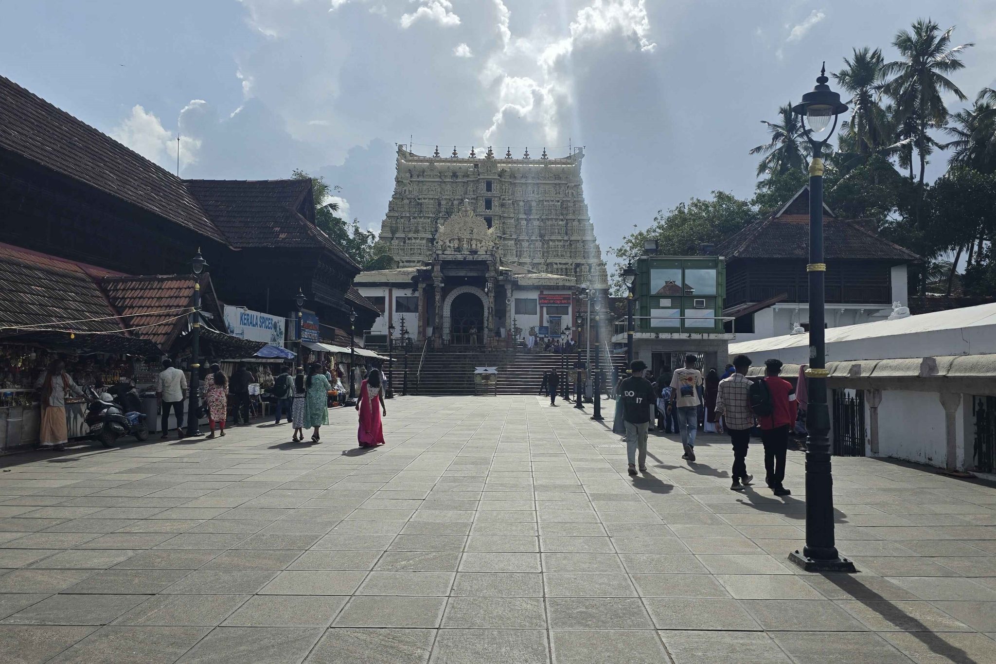 Sree Padmanabhaswamy Temple - Timing, Dress Code and History - Shruti's ...